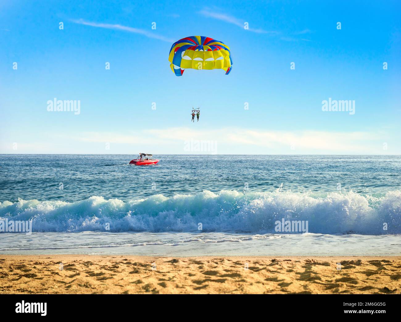 Parasailing motorboat hi-res stock photography and images - Alamy