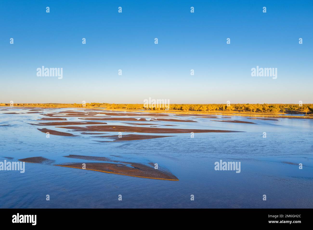 Black river landscape hi-res stock photography and images - Alamy