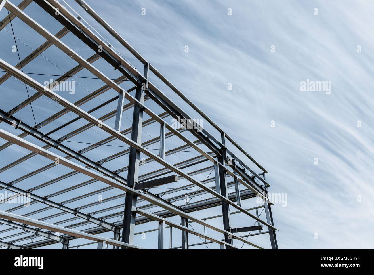 Steel frame building hi-res stock photography and images - Alamy