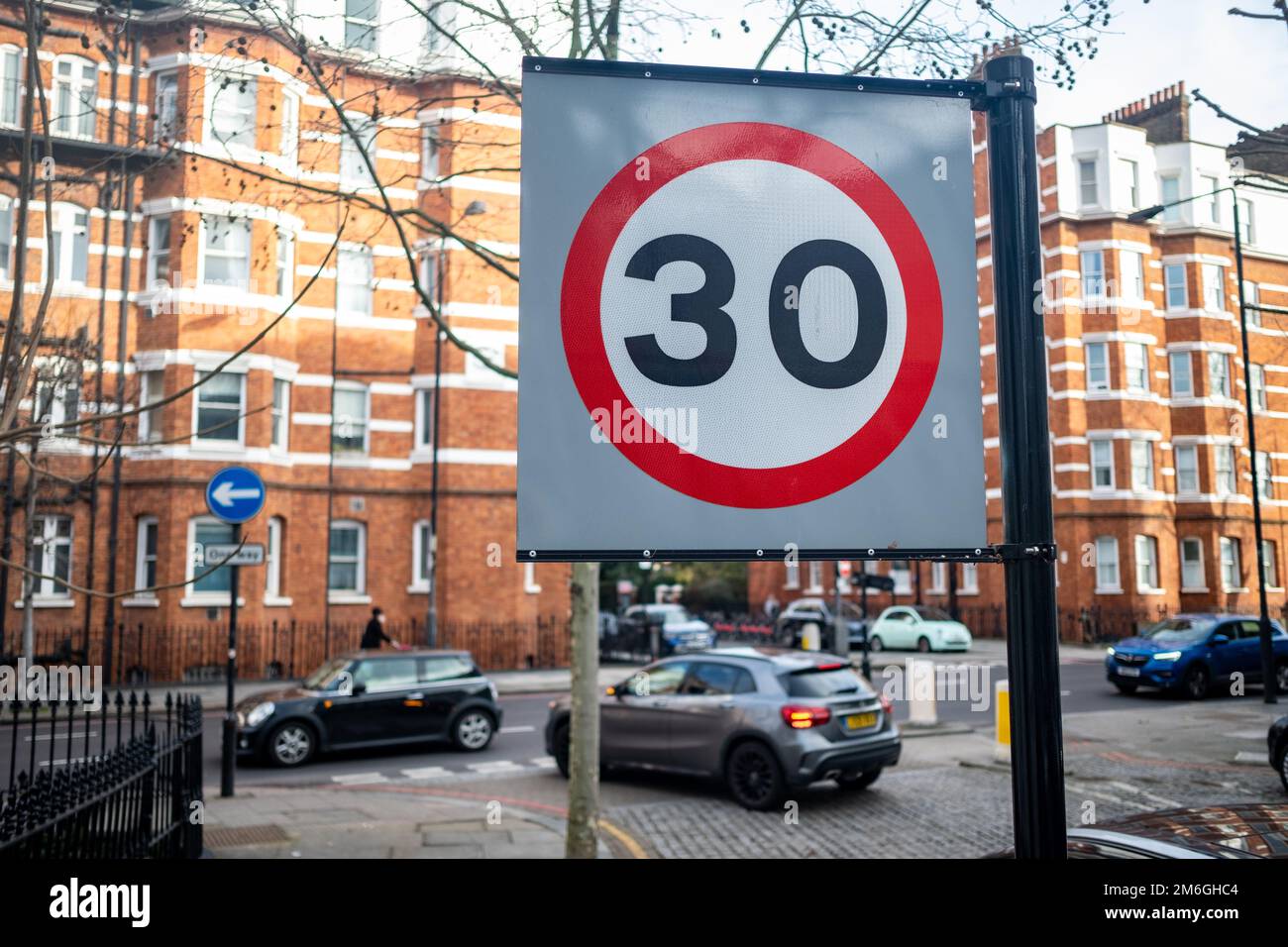 30 miles per hour speed limit sign hi-res stock photography and images ...