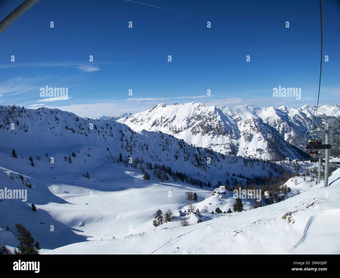 A view from the skit chairlift riding from Sauze d'Oulx to Mont Genevre ...