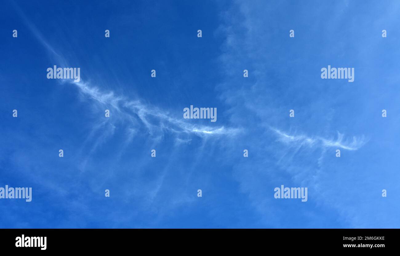 Cirrus cloud formation hi-res stock photography and images - Alamy
