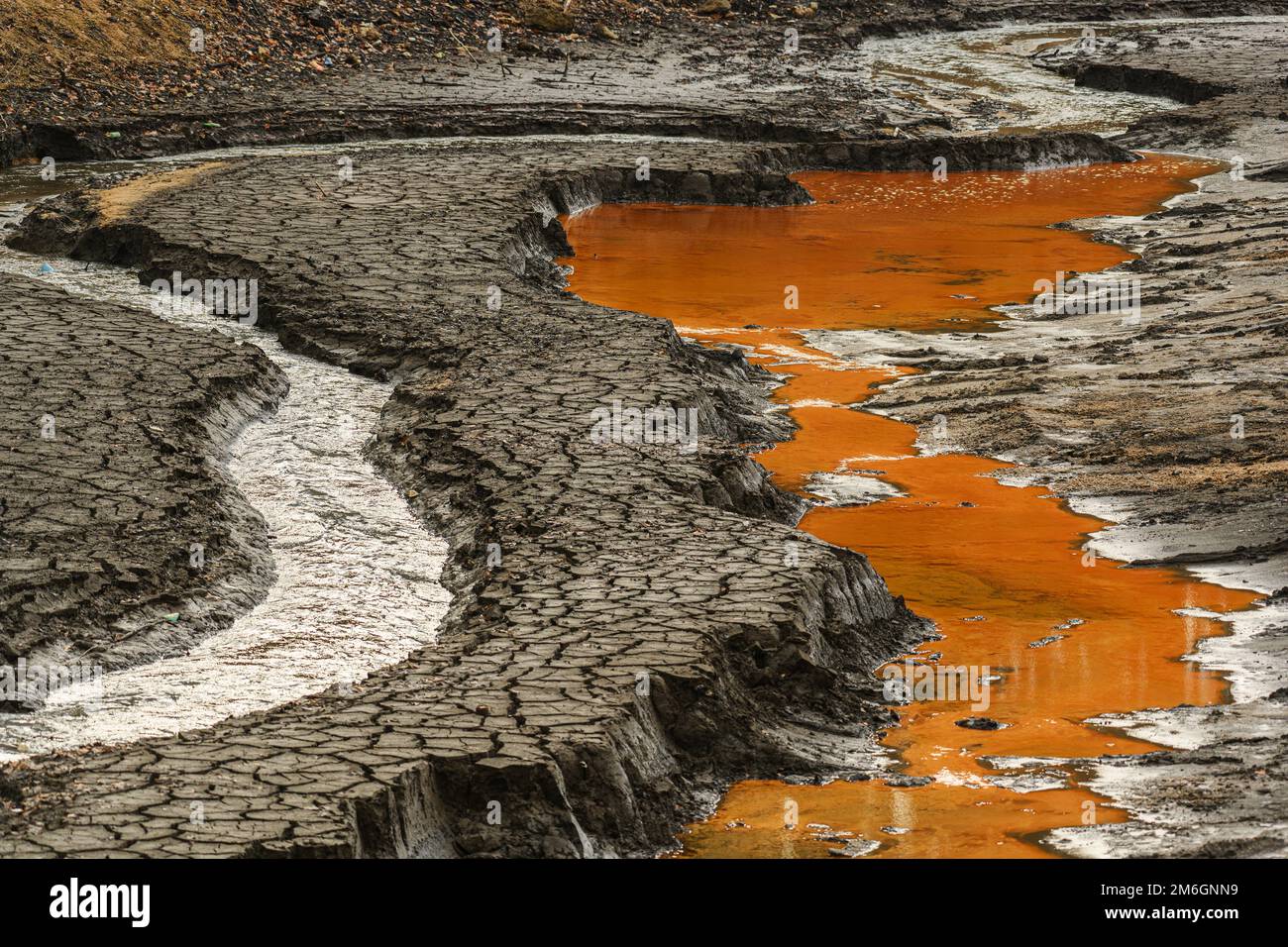 Dry bottom of the dam in Liberec - Harcov with cracked mud Stock Photo ...