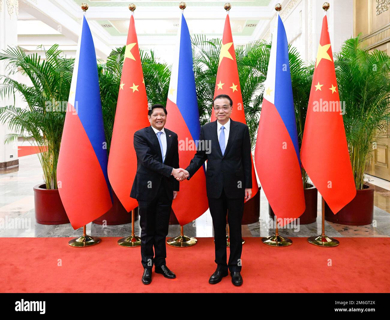 Beijing, China. 4th Jan, 2023. Chinese Premier Li Keqiang meets with ...