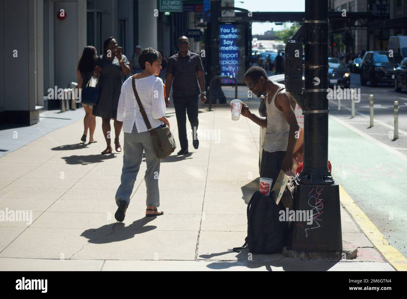 Chicago illinois homeless street hi-res stock photography and images ...