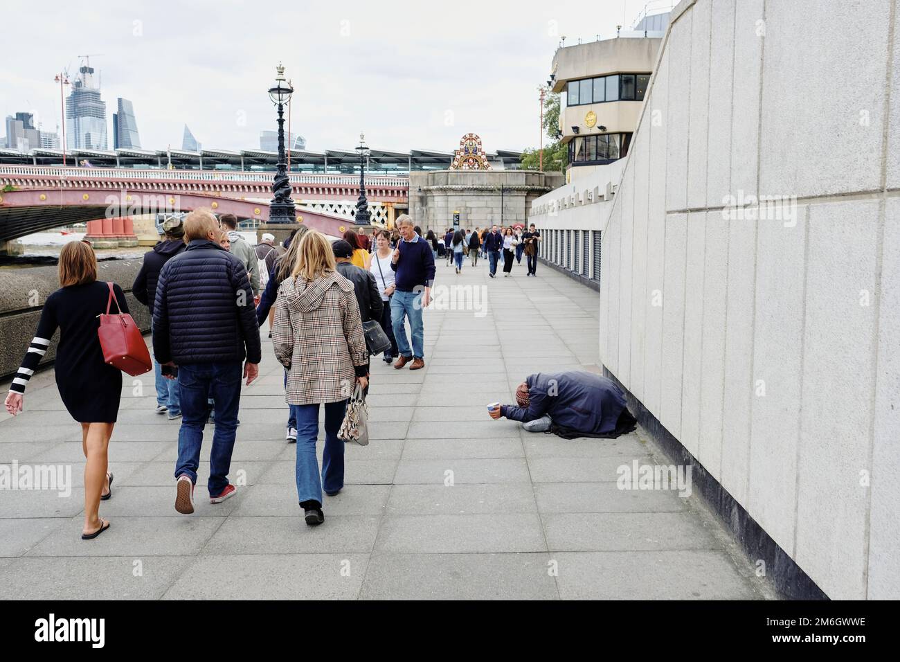 Floor walkers hi-res stock photography and images - Alamy
