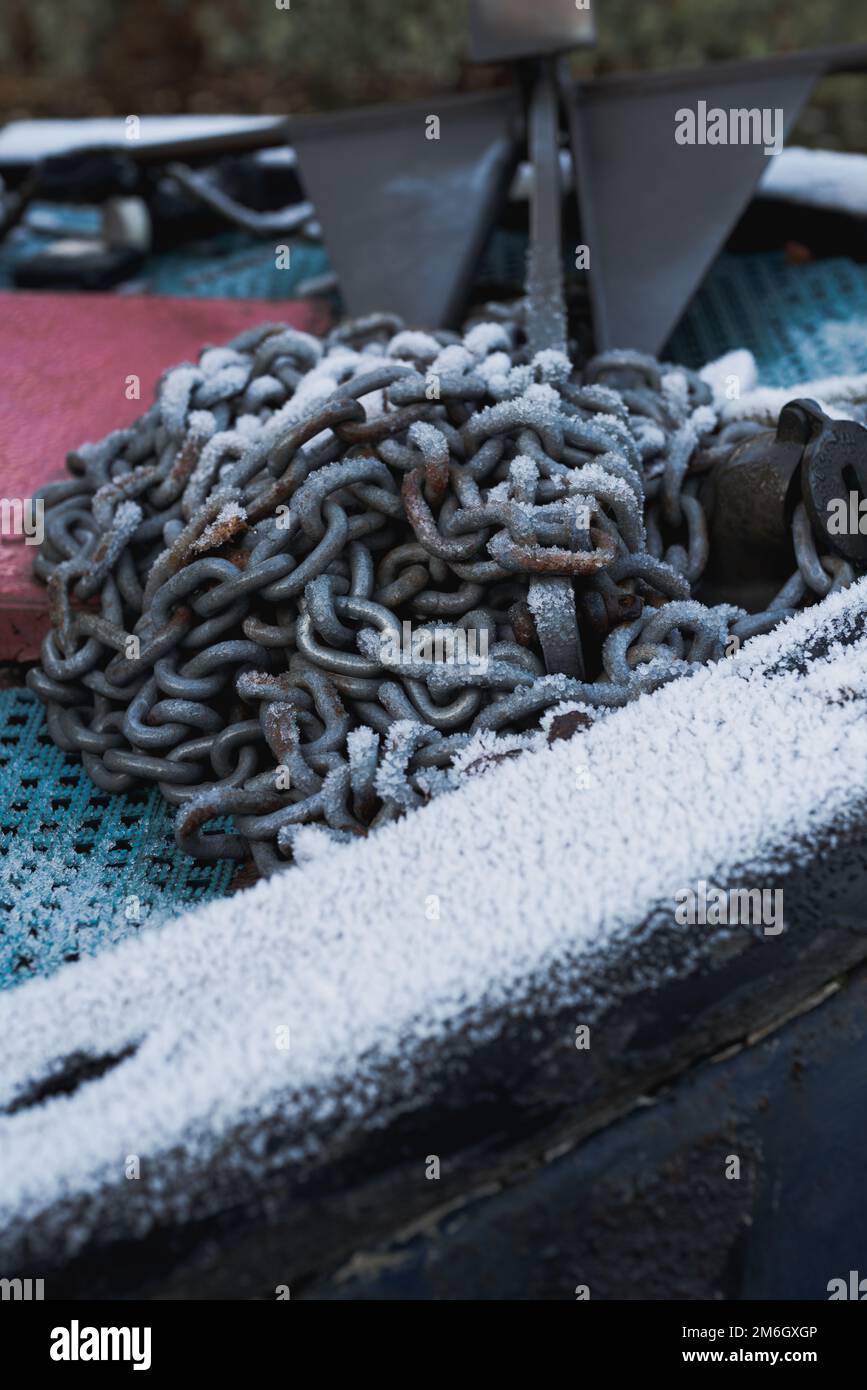 Barge with chain hi-res stock photography and images - Alamy