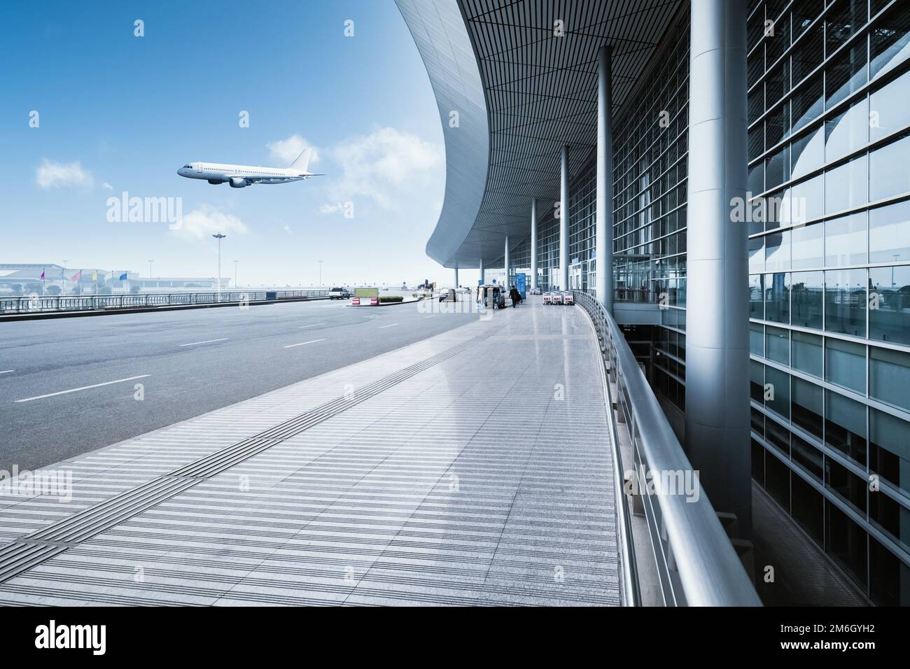 Modern airport terminal scene Stock Photo - Alamy Modern airport terminal scene Stock Photo - Alamy