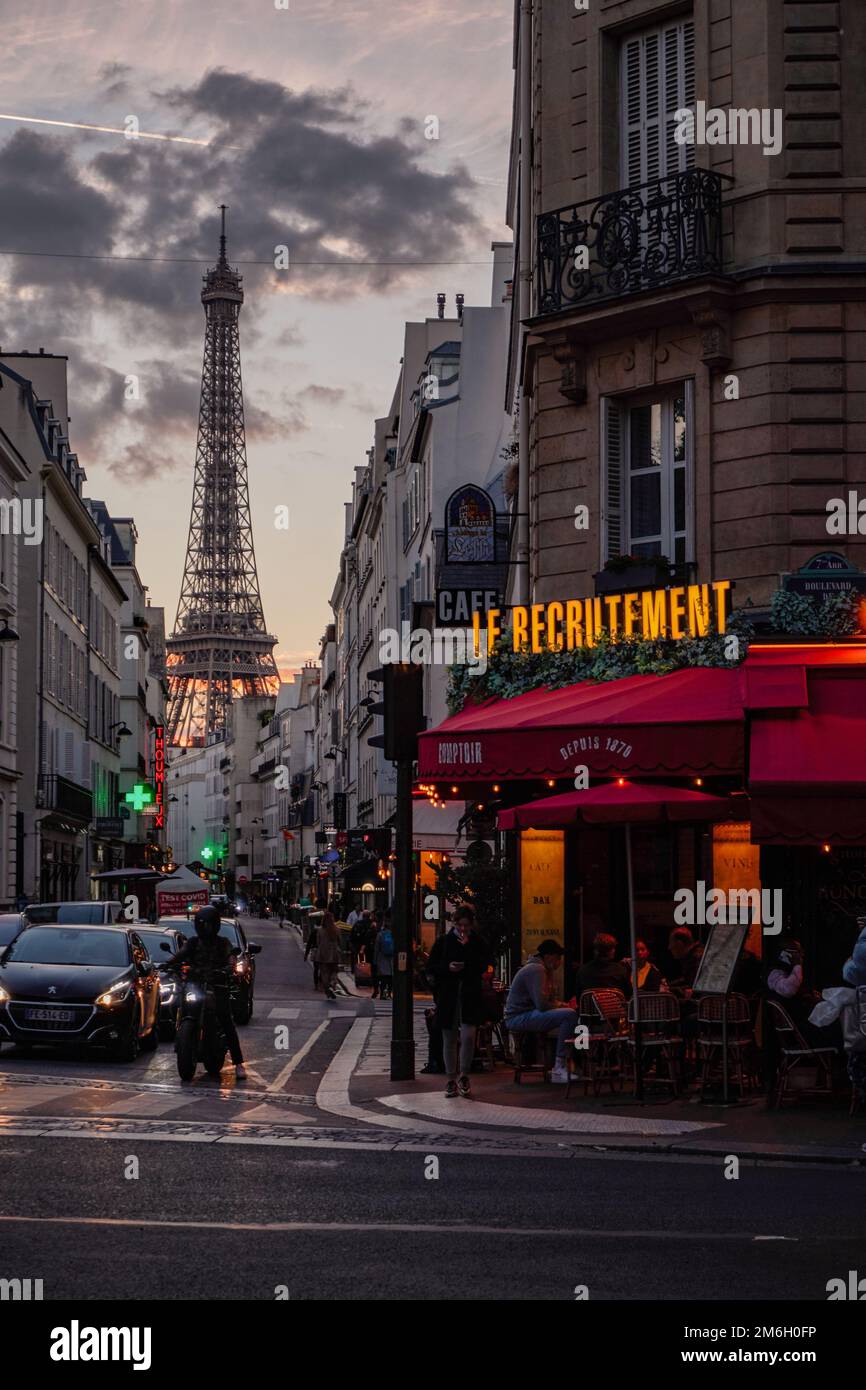 Neon sign cafe eiffel hi-res stock photography and images - Alamy