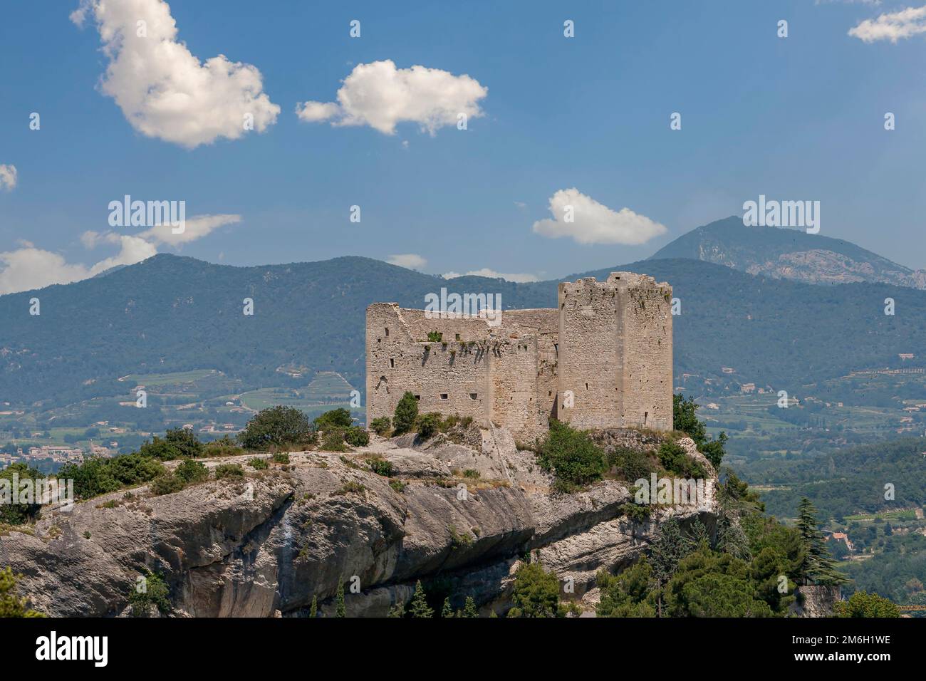 Castle of the Counts of Toulouse, Vaison-la-Romaine, Vaucluse, Provence ...