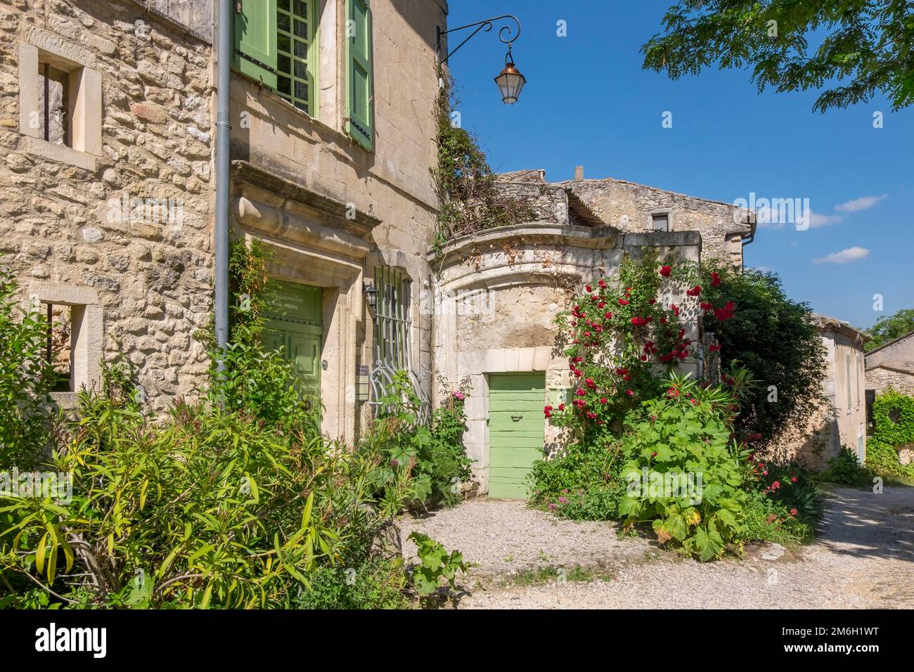 Alley in Oppede-le-Vieux, Vaucluse, Provence Alpes Cote dAzur, France ...