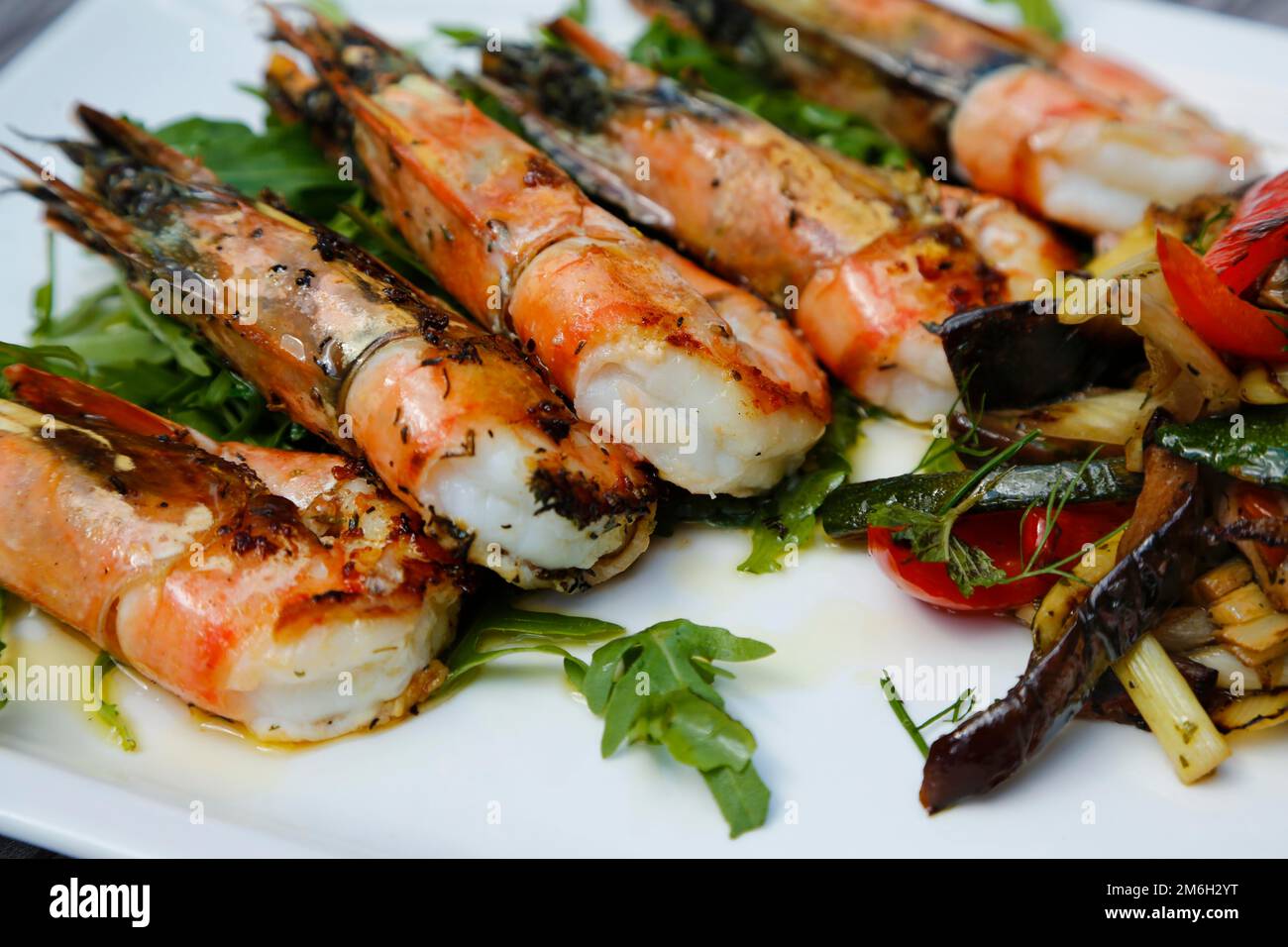 Prawns, grilled prawns, king prawns with vegetables, plate, food ...