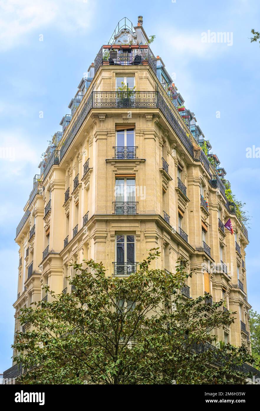 Downtown paris hi-res stock photography and images - Alamy