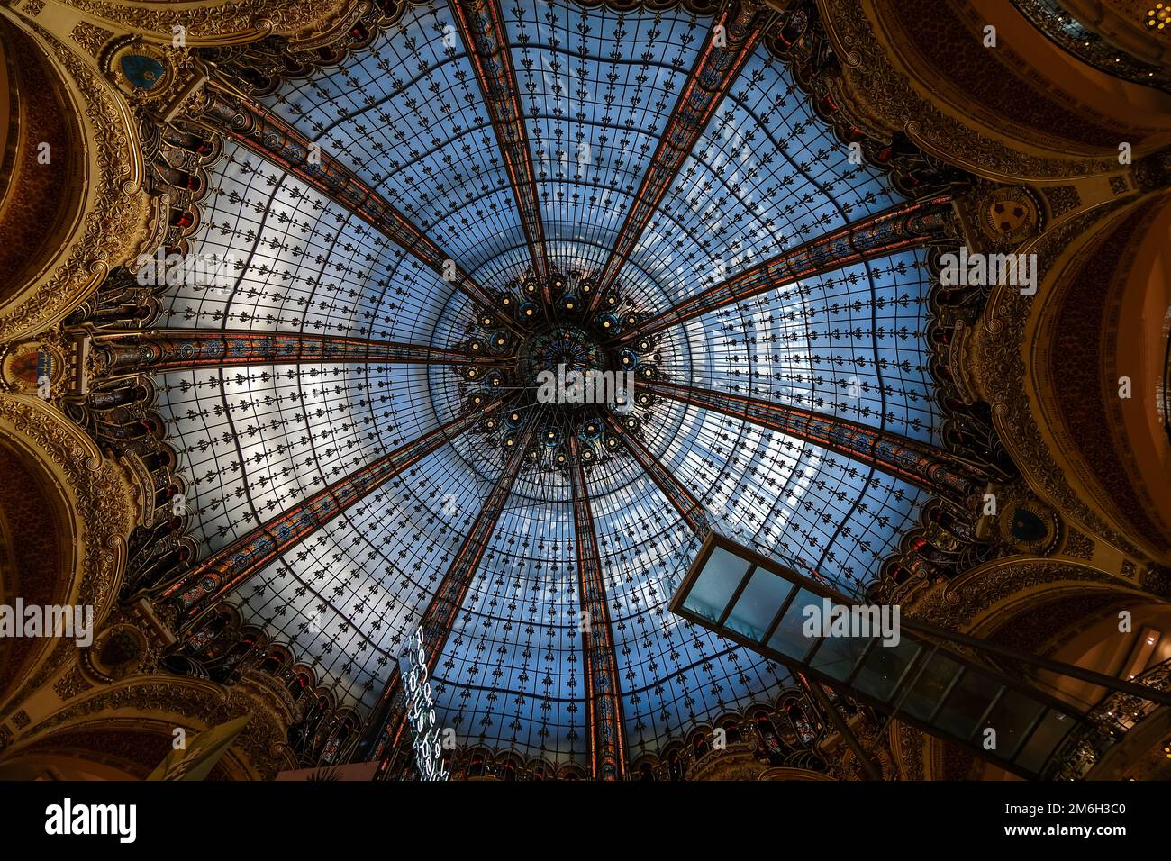 Galeries Lafayette interior in Paris. The architect Georges Chedanne ...