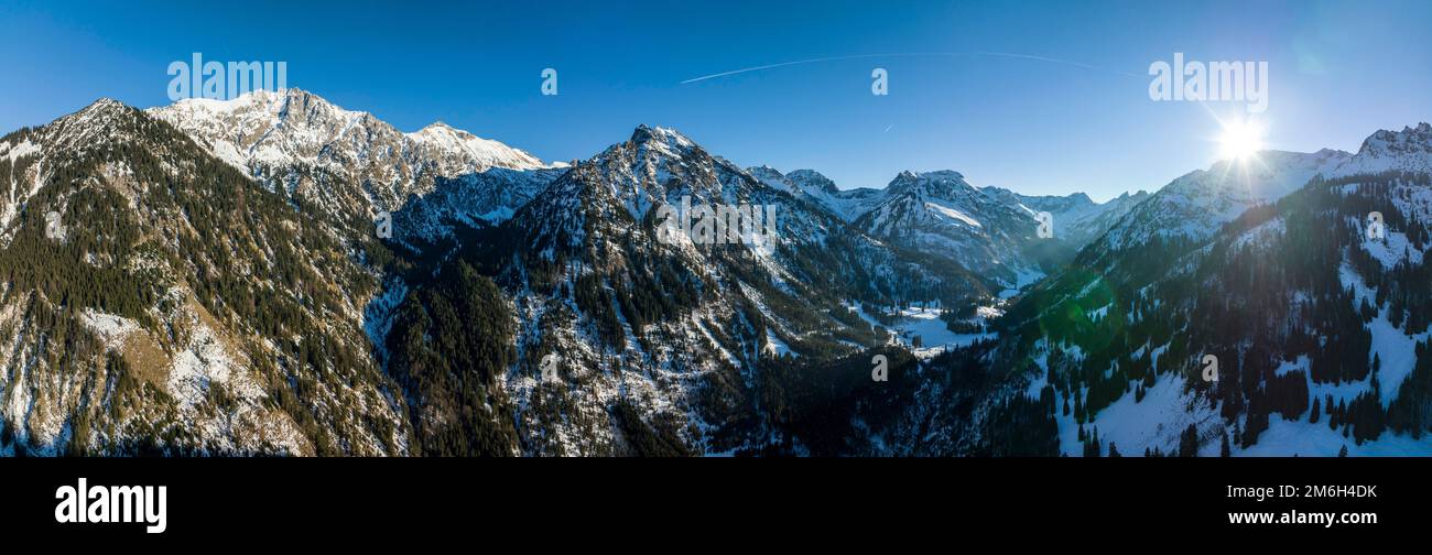 Aerial view snowy mountains Wildfraeuleinstein, Stuibenkopf, Zerenkopf ...