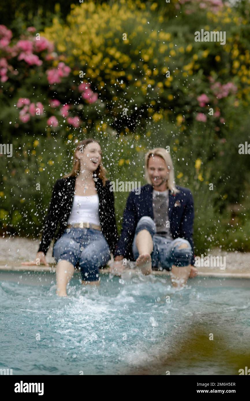 Pool water splash splashing hi-res stock photography and images - Alamy