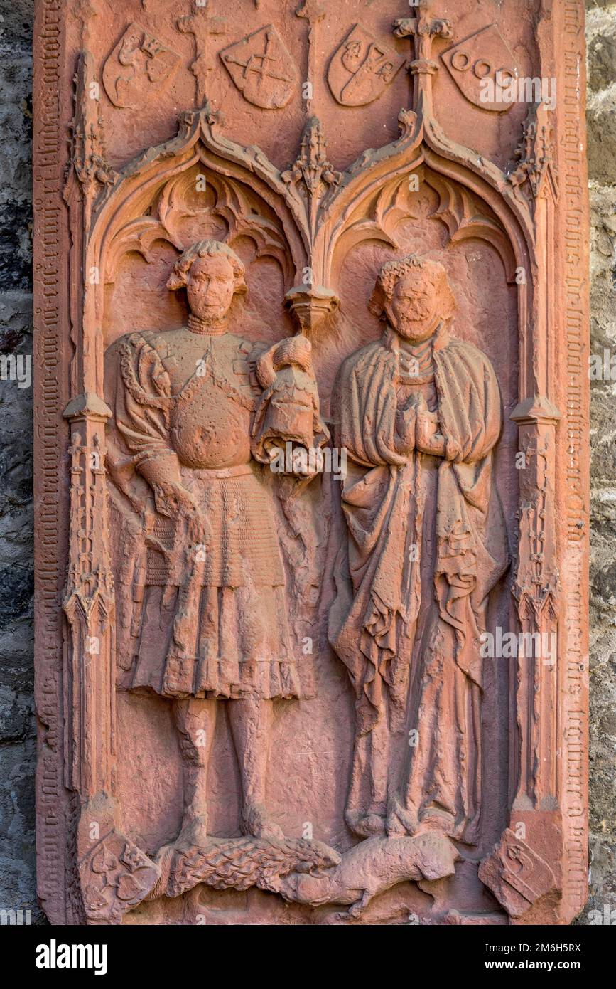Grave slab with relief, tomb of Johann von Linden and Guda von ...