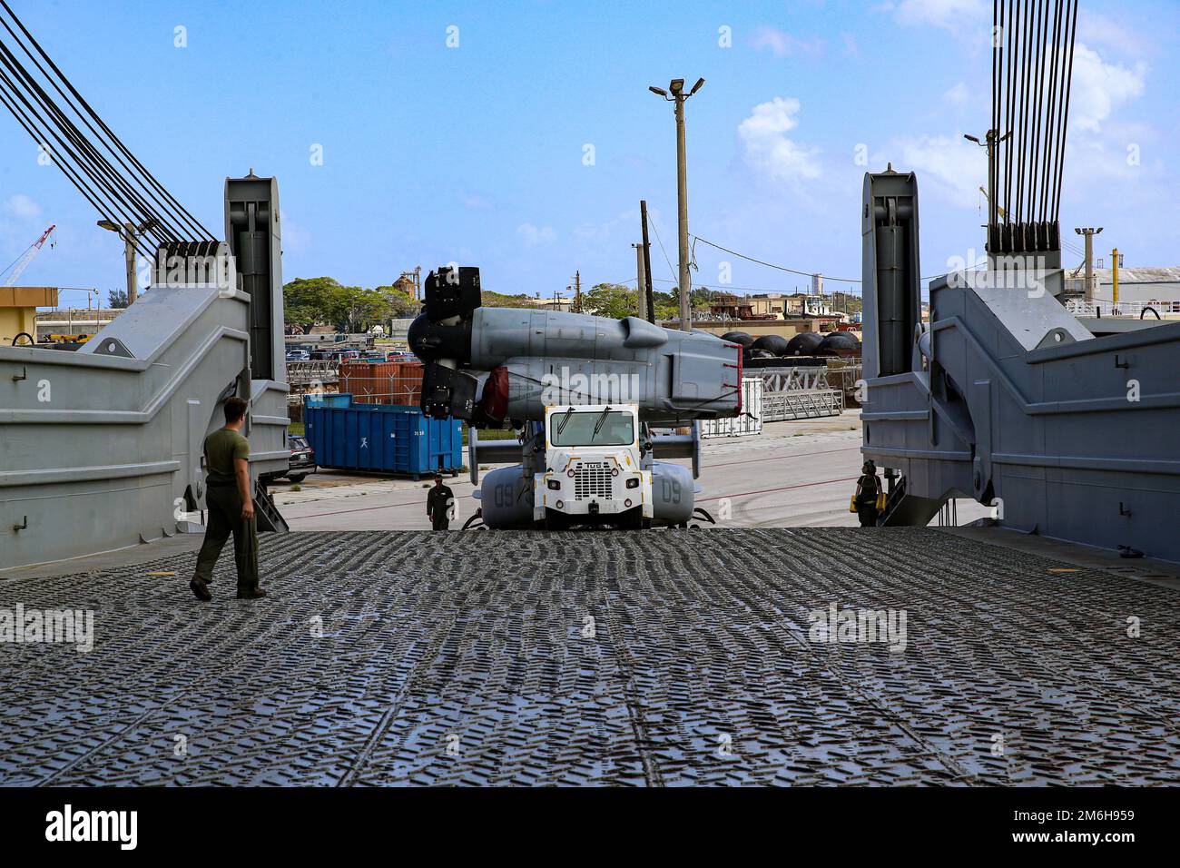 A U.S. Marine Corps MV-22 Osprey assigned to Marine Medium Tiltrotor ...