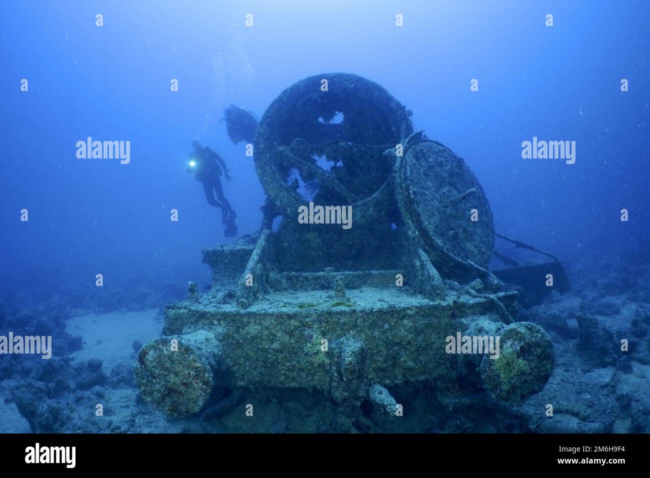 Remains of a steam locomotive from the Second World War on the seabed ...