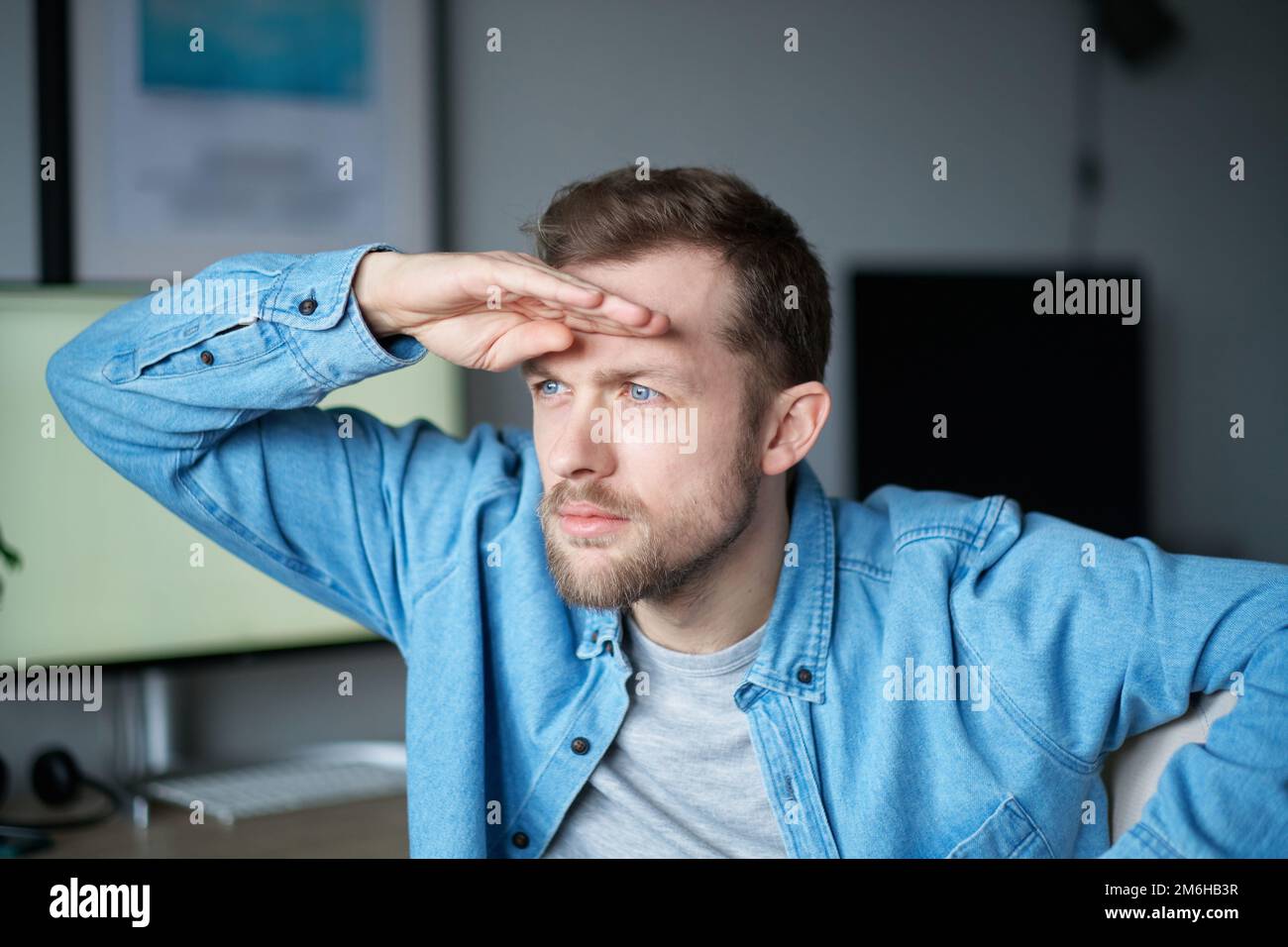 Cute bearded portrait of caucasian male freelance software engineer ...