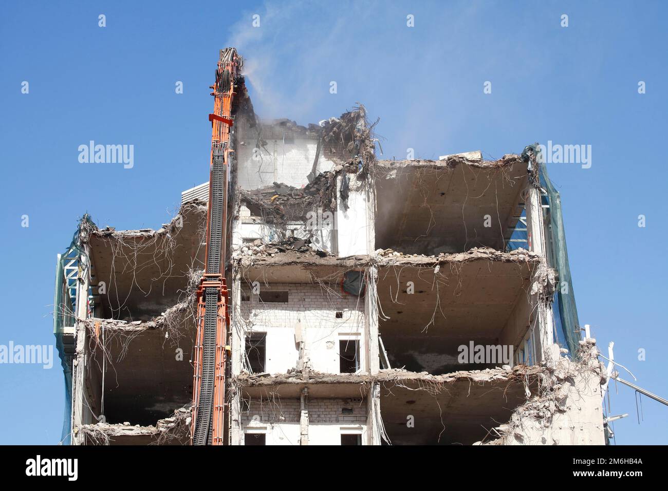 Building demolition debris hi-res stock photography and images - Alamy