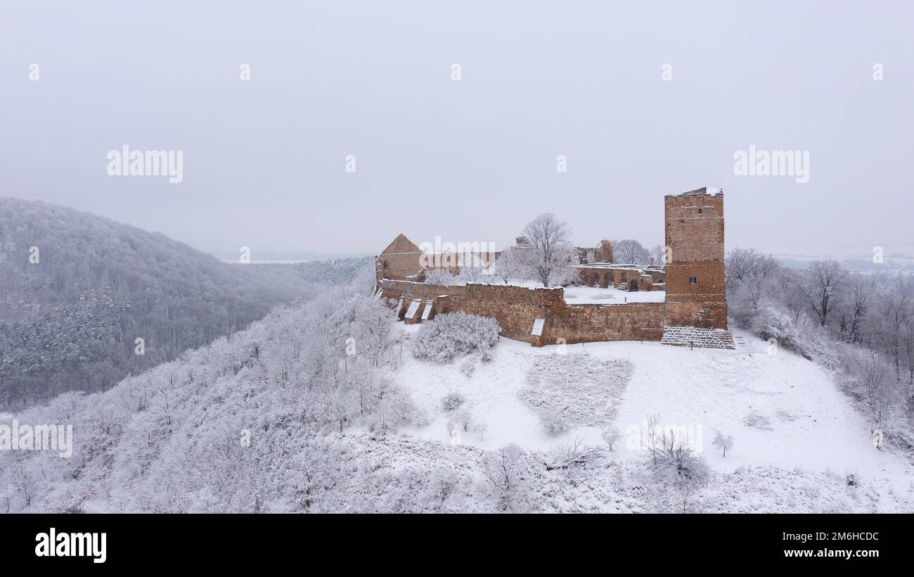Gleichen Castle in the snow, medieval castle ruins, Drei Gleichen ...