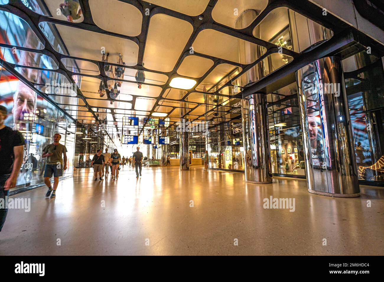 Station subway with mirrored ceiling in the big city, Amsterdam ...
