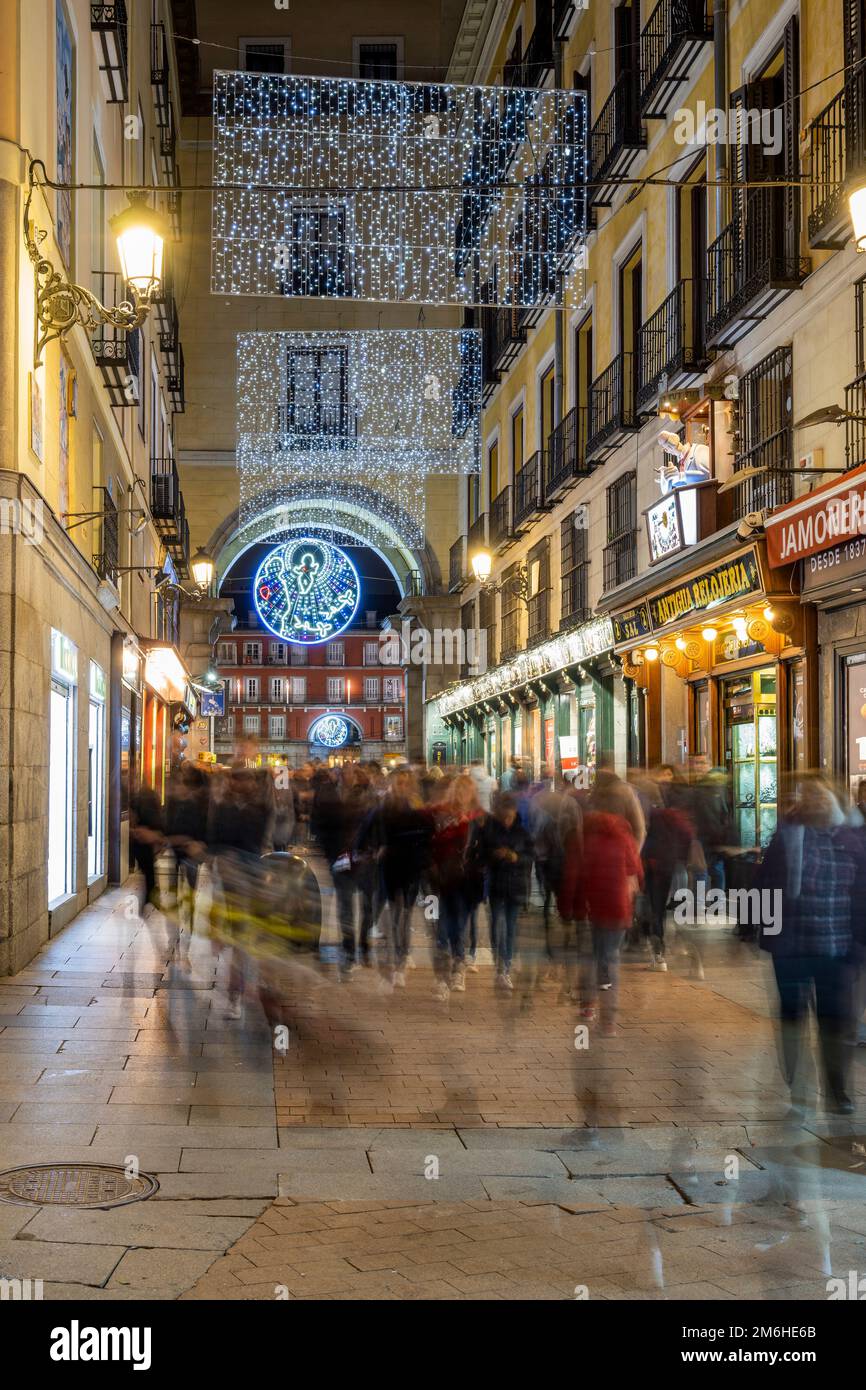 Lights and street lights and buildings hi-res stock photography and ...