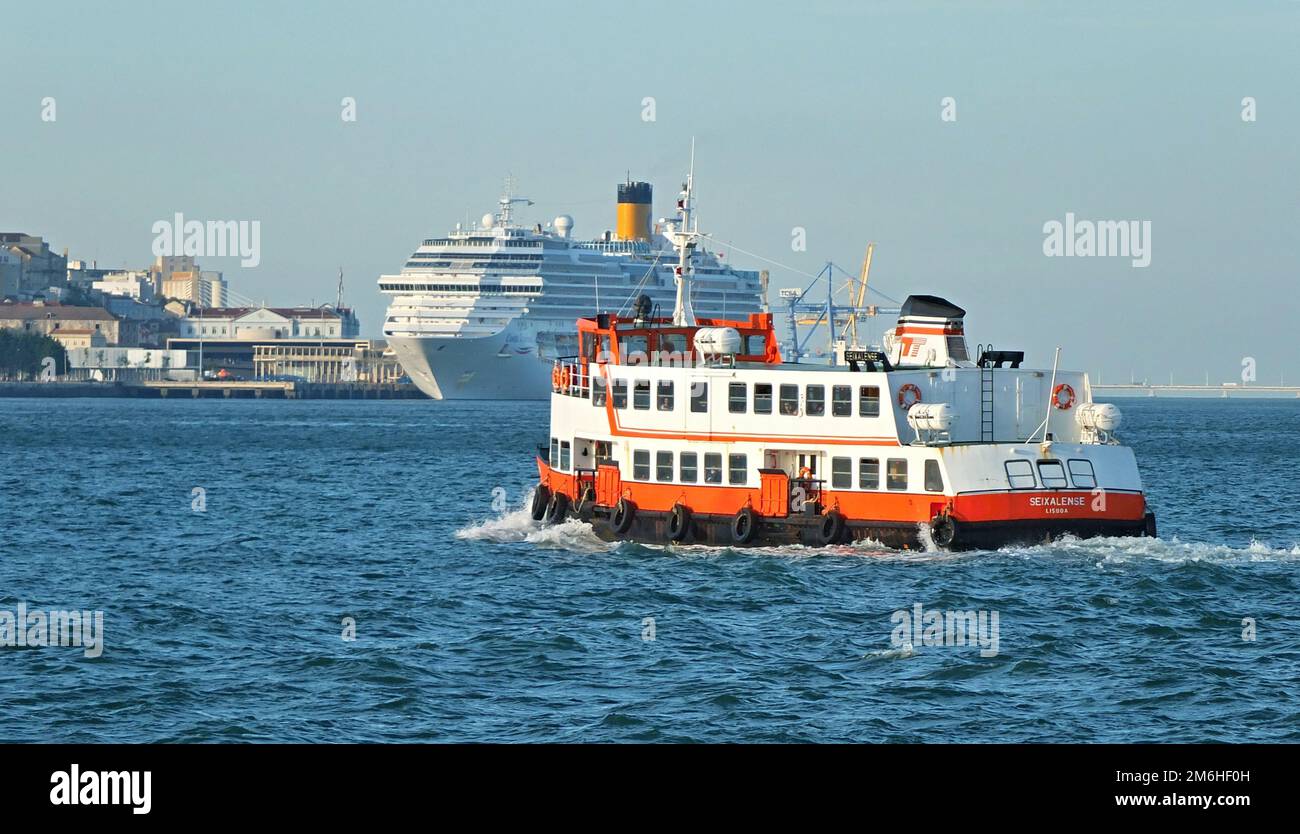 Portugal ferry hi-res stock photography and images - Alamy