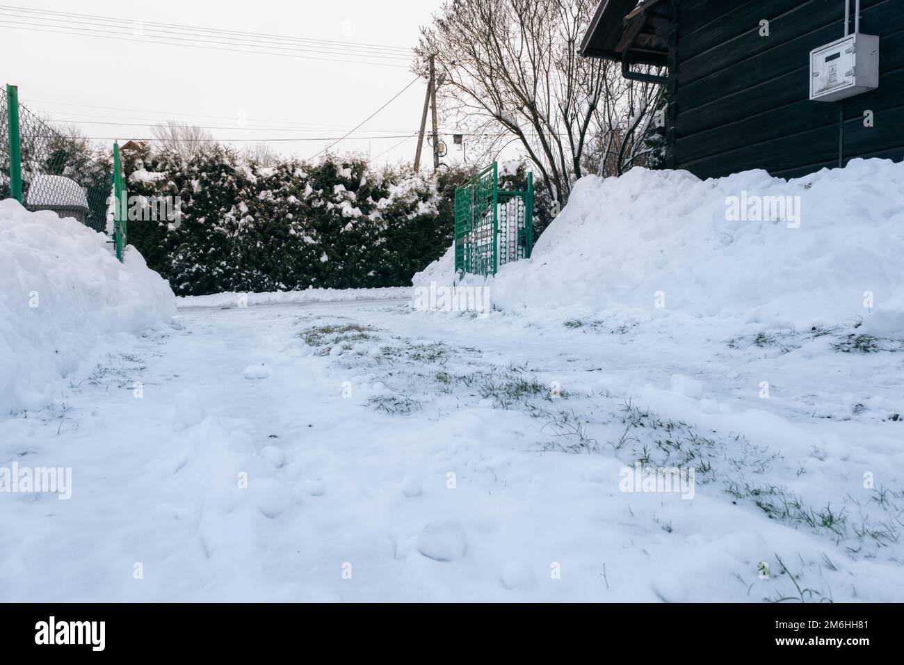 Driveway installation hi-res stock photography and images - Alamy
