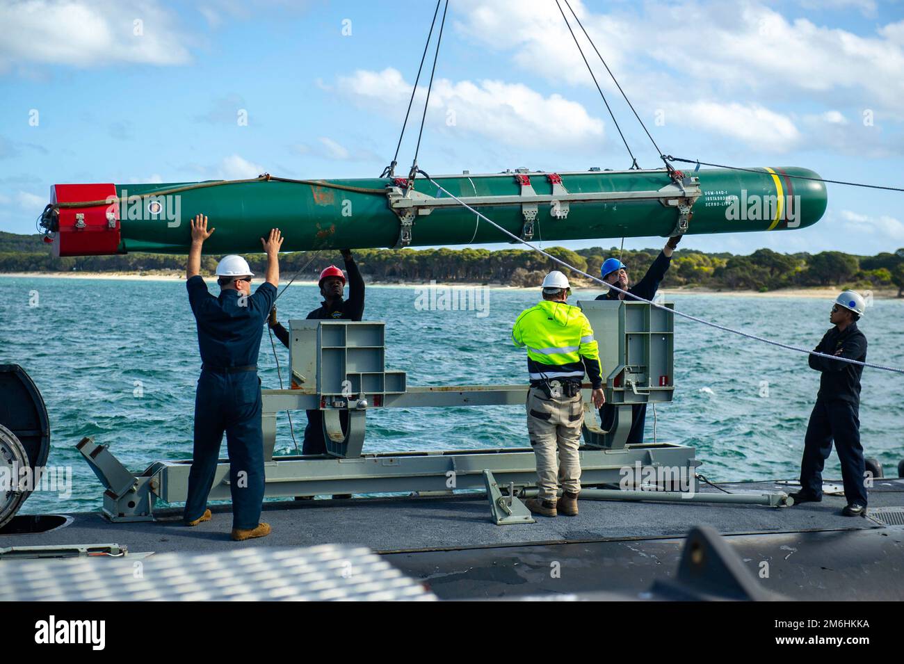 PERTH, Australia (April 28, 2022) – Sailors assigned to the Los Angeles ...
