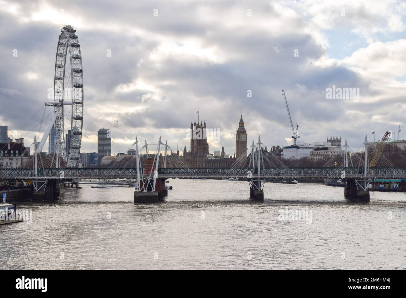 London, UK. 2nd January 2023. Panoramic view of the London Eye, Houses ...