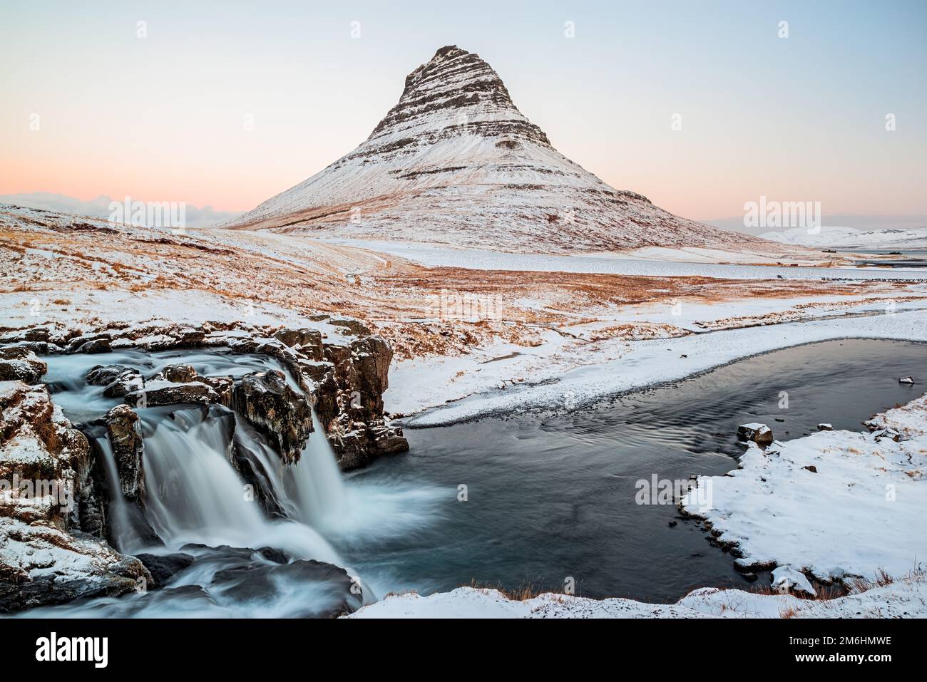 Kirkjufell mountain and waterfall hi-res stock photography and images ...