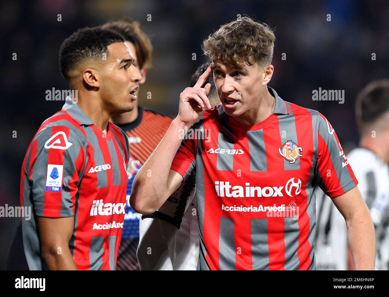 Jack hendry cremonese hi-res stock photography and images - Alamy