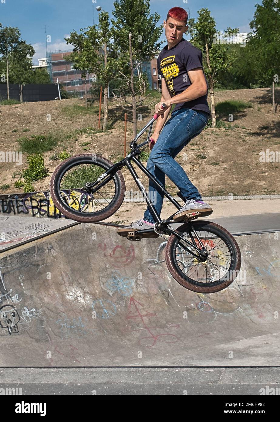 Half pipe hi-res stock photography and images - Alamy