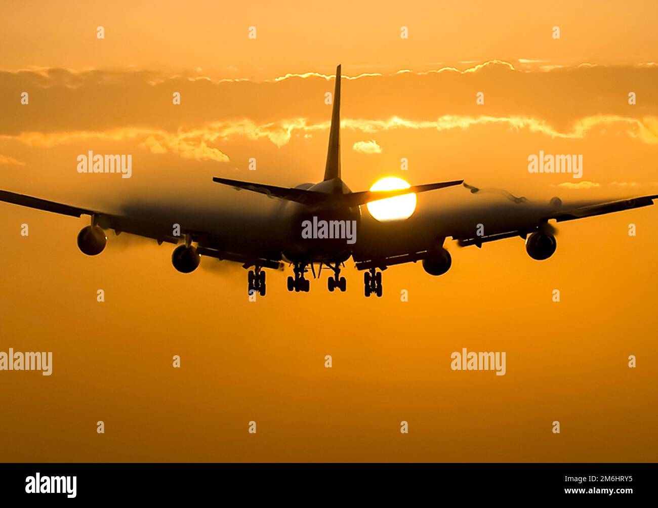 Big passenger plane hi-res stock photography and images - Alamy