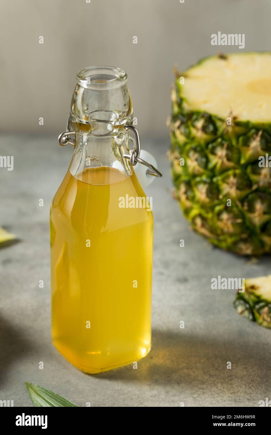 Simple syrup cocktails hi-res stock photography and images - Alamy