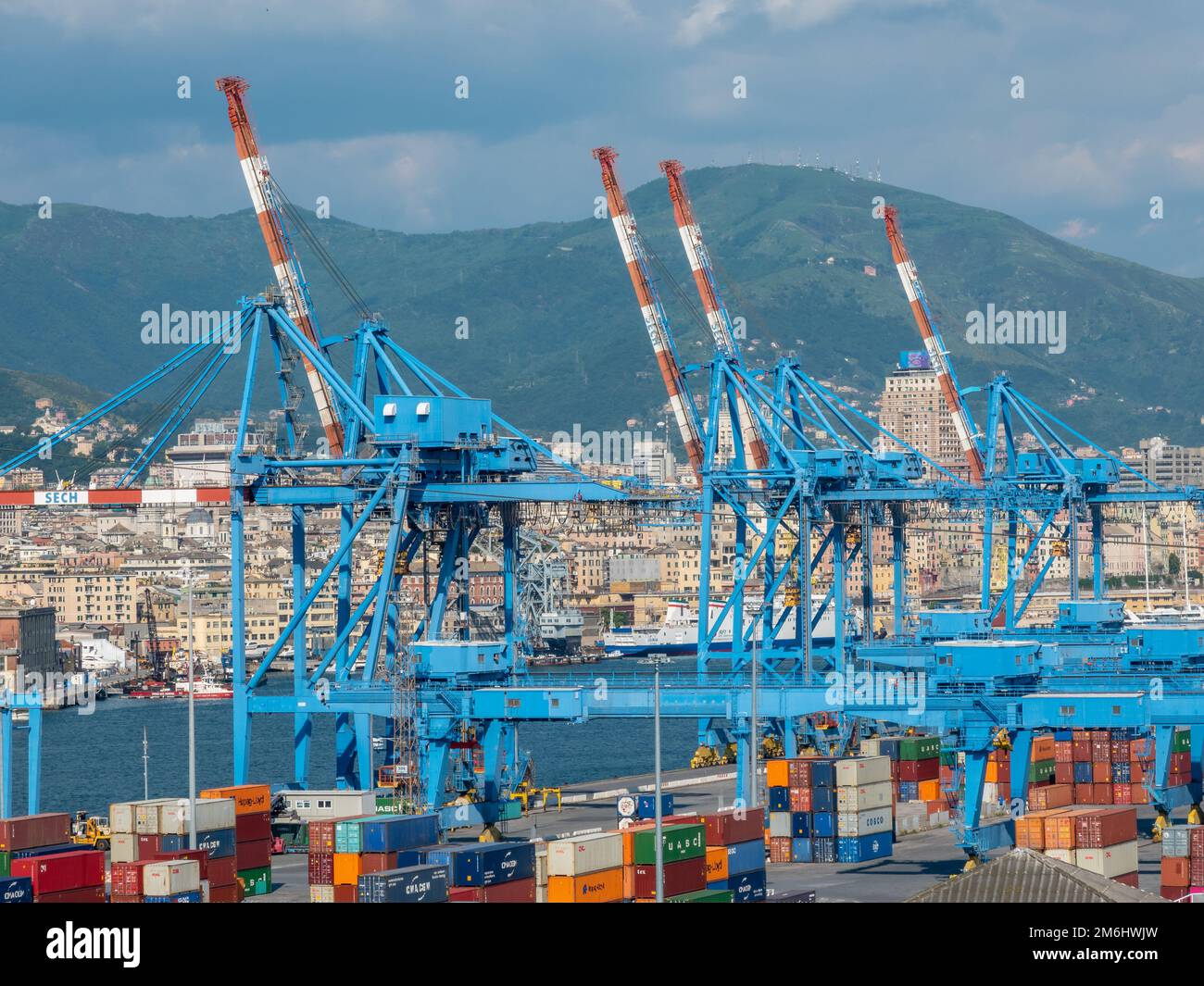 Panoramic view cruise ship terminal hi-res stock photography and images ...