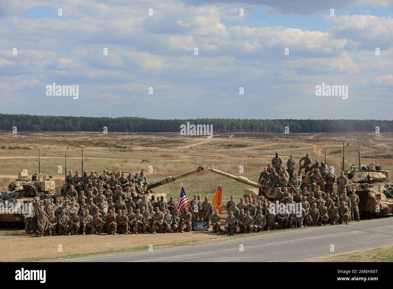 U.S. Soldiers assigned to 2nd Battalion, 34th Armored Regiment, 1st ...