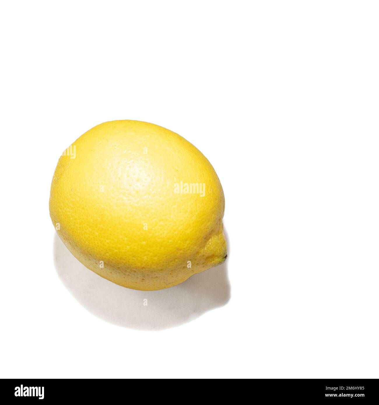Lemon cut in half Cut Out Stock Images & Pictures - Alamy