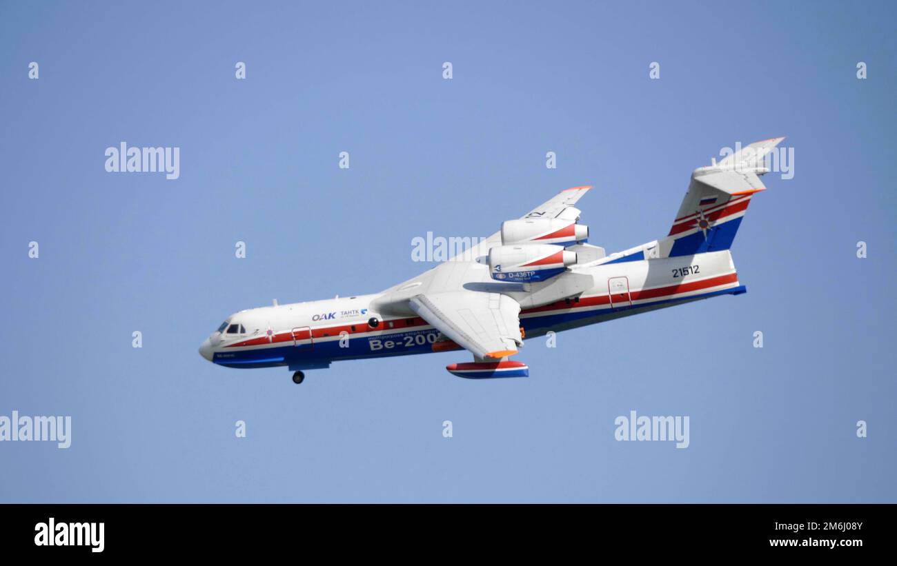 Airfield jet hi-res stock photography and images - Alamy