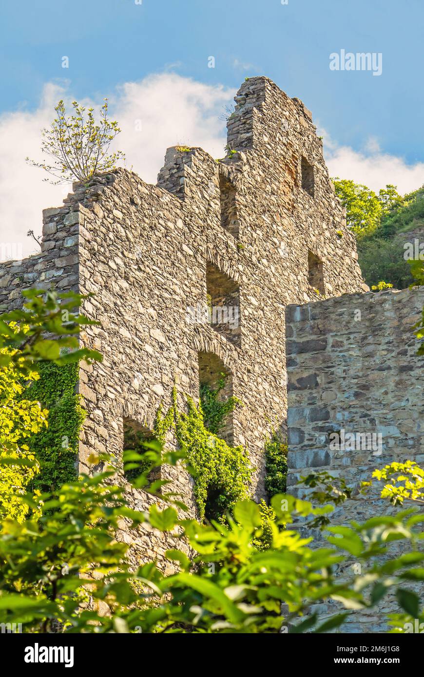 Castle ruin stone walls hi-res stock photography and images - Alamy