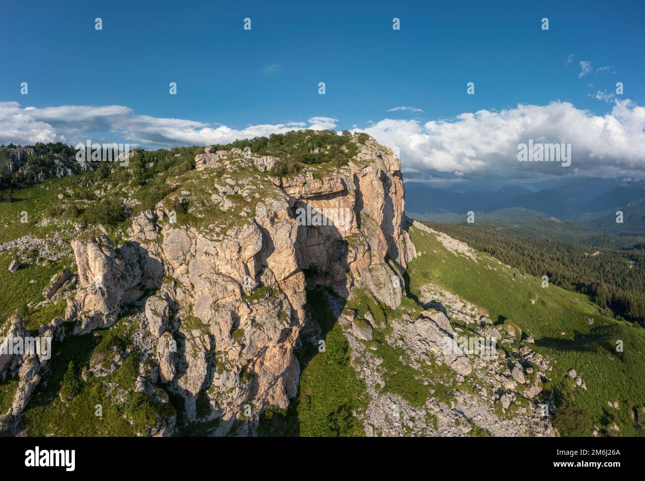 Plateau cliff hi-res stock photography and images - Alamy