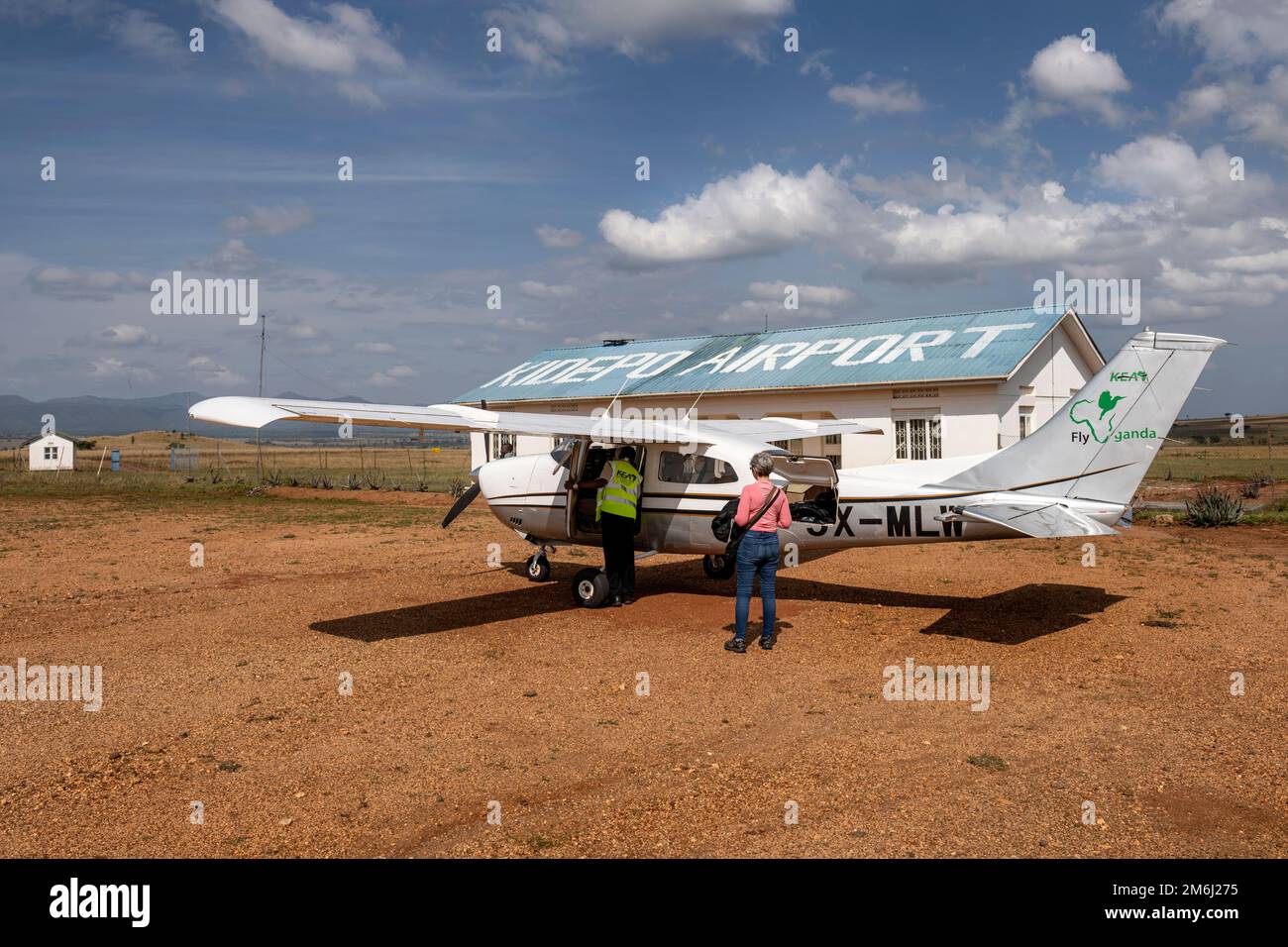 Cessna 210 belonging to Kampala Executive Aviation arrives at Kidepo ...
