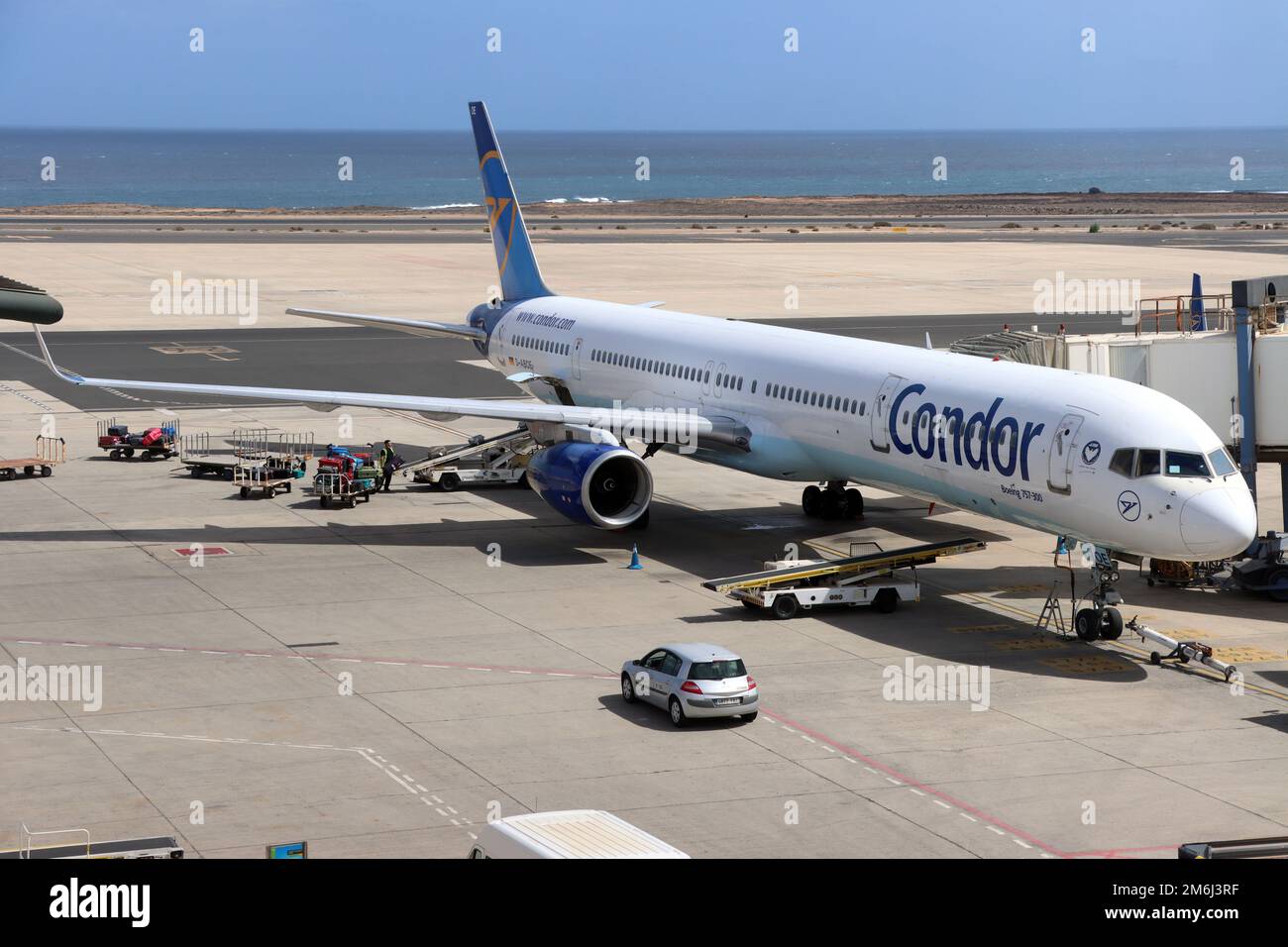 Boeing 757-300 of the airline Condor at the airport Stock Photo - Alamy