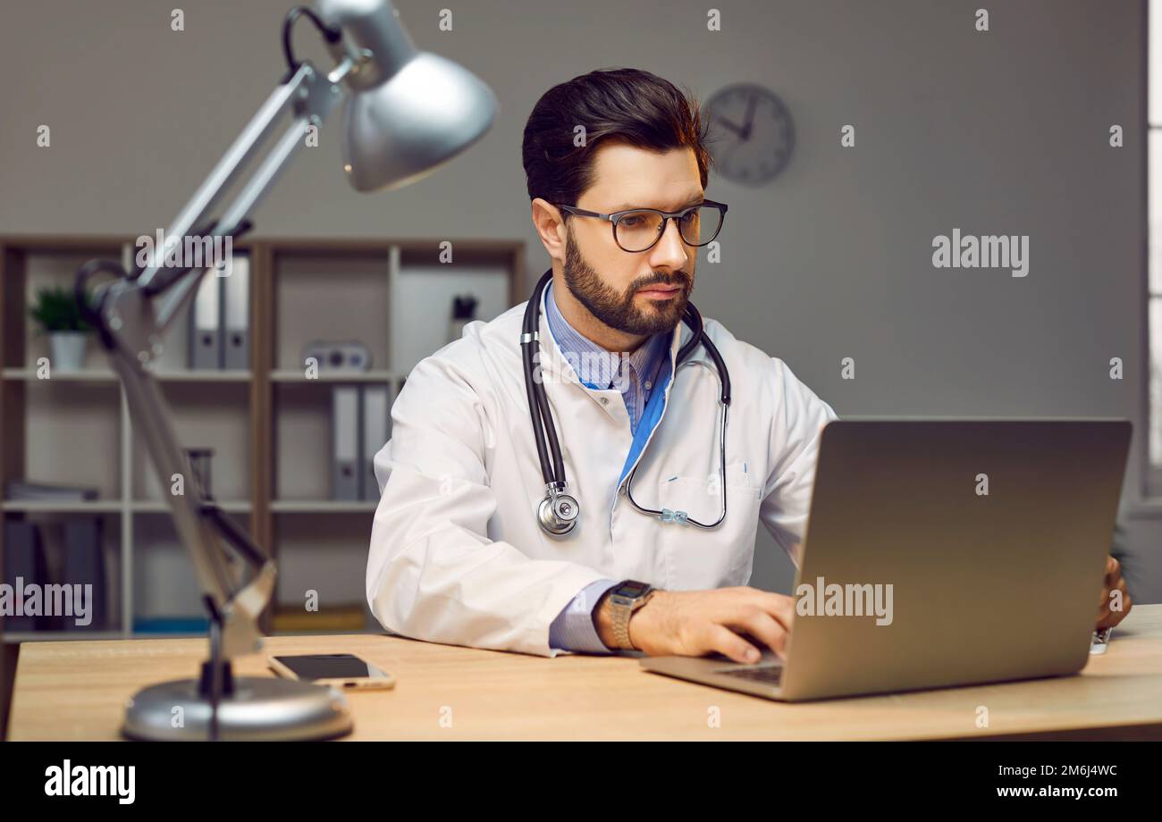 Hospital information desk hi-res stock photography and images - Alamy