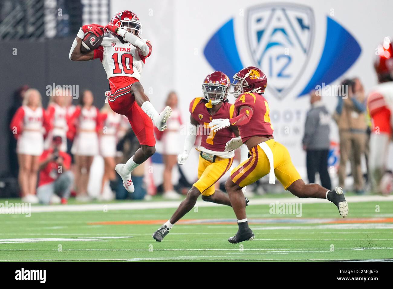 Utah Utes wide receiver Money Parks (10) catches a pass against ...