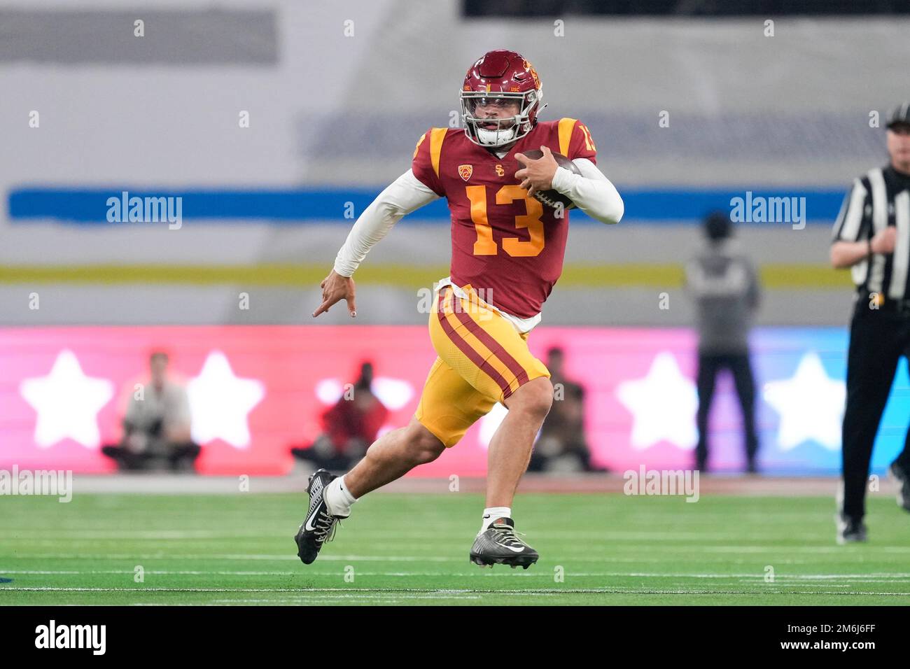 Southern California Trojans quarterback Caleb Williams (13) runs the ...