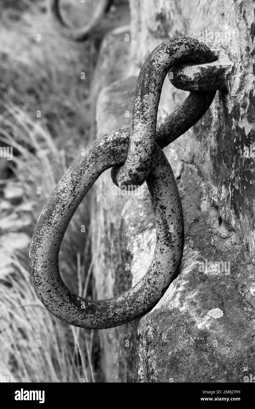 Twisted links Black and White Stock Photos & Images - Alamy