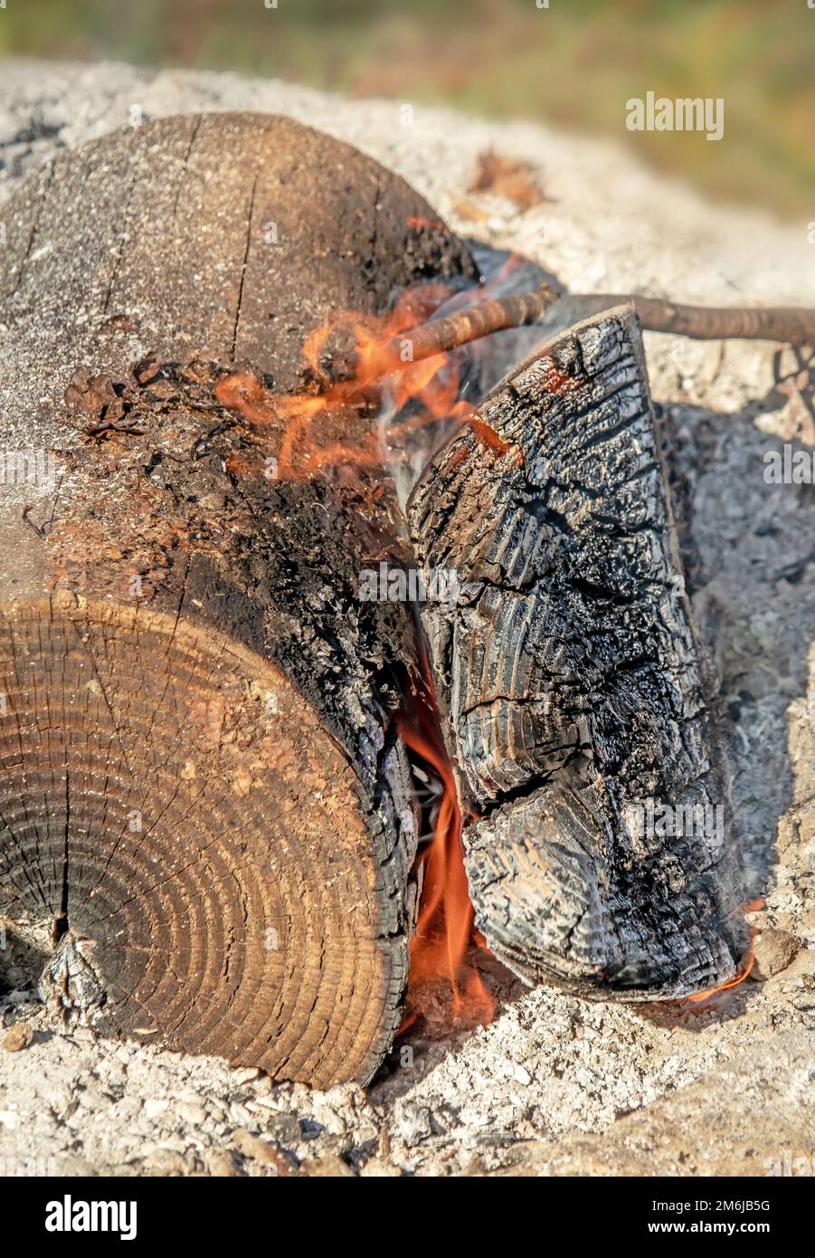 Campfire rings hi-res stock photography and images - Alamy